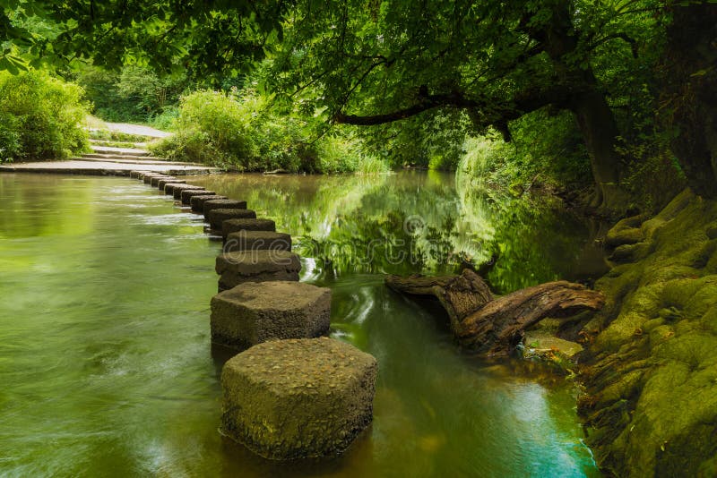 Stepping Stones Across Stream Stock Image - Image of path, creek: 24600001