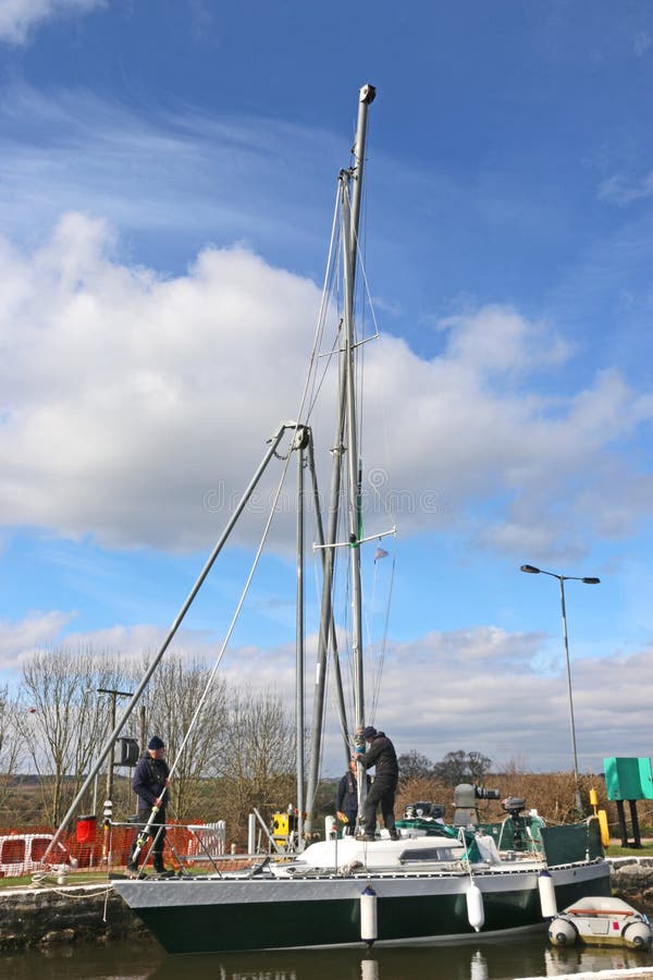 Stepping a Yacht Mast on the Exeter Canal, Devon Editorial Photo ...