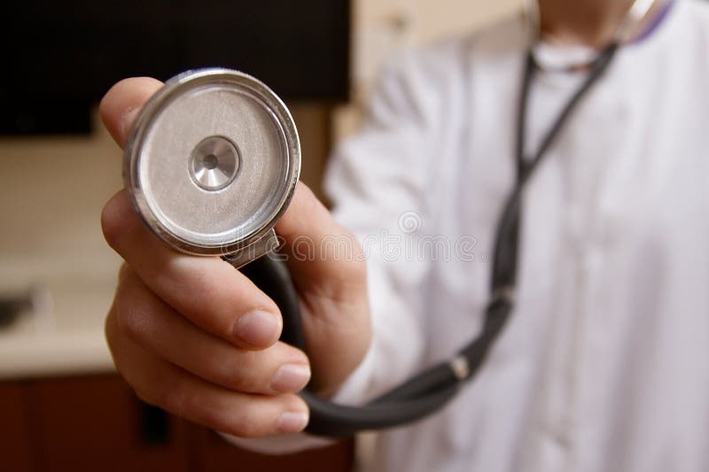 Stethoscoop Op Arts in Witte Laboratoriumlaag Stock Afbeelding - Image ...