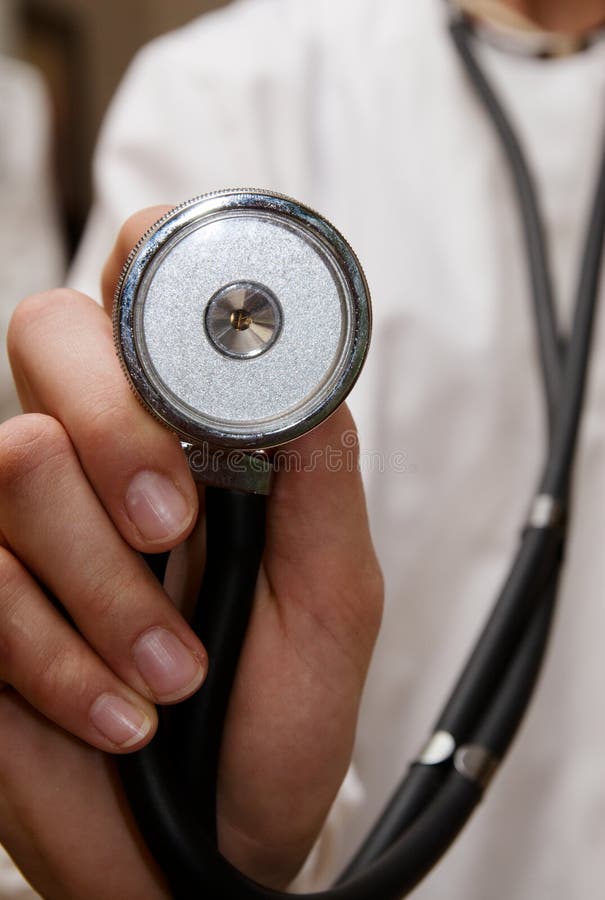 Stethoscoop Op Arts In Witte Laboratoriumlaag Stock Afbeelding - Image ...