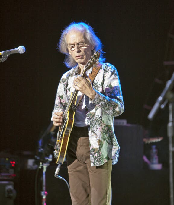 Steve Howe from Yes editorial image. Image of band, tour - 11786975