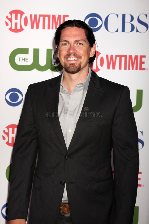 Steve Howey editorial photo. Image of howey, garage, august - 23456721