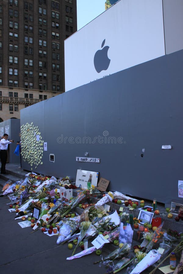 In Remembrance of Steve Jobs Editorial Photography - Image of grieving ...