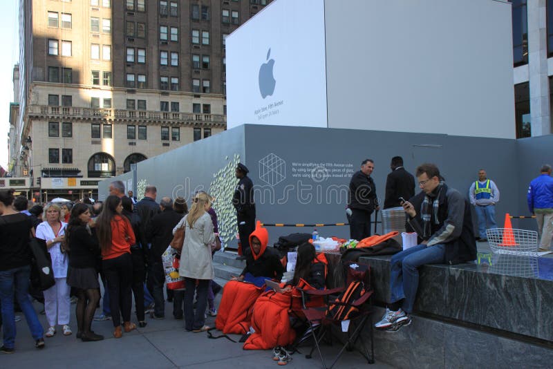 Steve Jobs memorial editorial stock photo. Image of flowers - 21493538