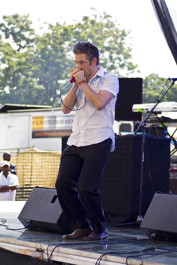 Steven De Bruyn De Los Desperdicios Del Ritmo Se Realiza Foto editorial ...