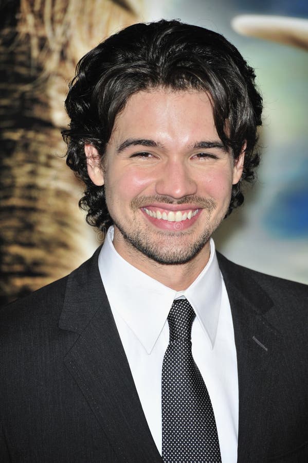 Steven Strait Long Hair