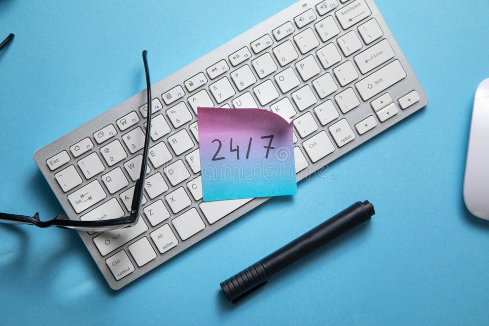 24/7 on Sticky Note with a Computer Keyboard Stock Image - Image of ...