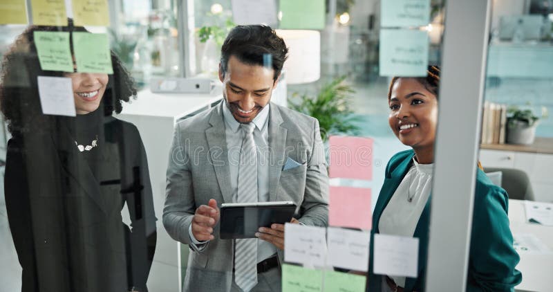 Sticky Notes, Meeting and Business People on Tablet in Office for ...