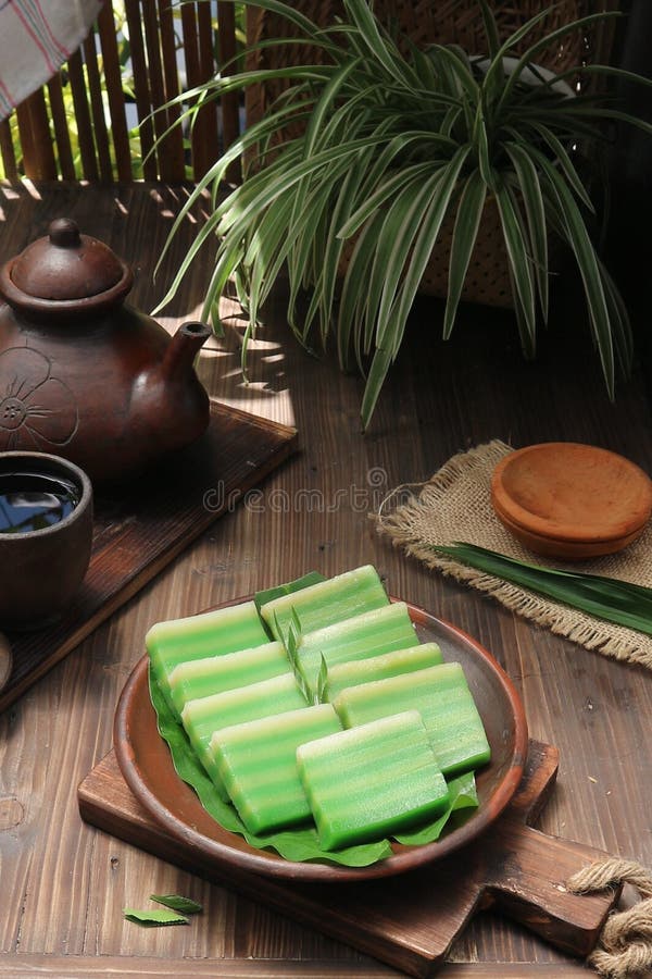 Sticky Steamed Green Layer Cake Stock Image - Image of drink, meal ...
