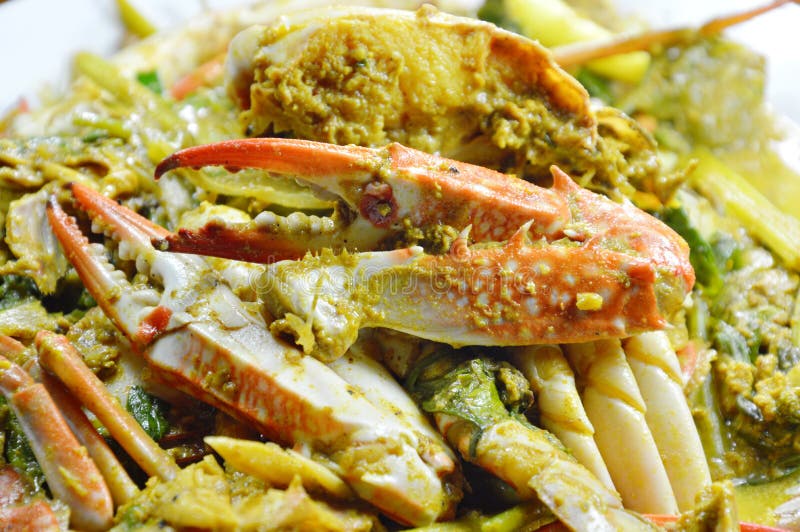 Stir Fried Flower Crab in Yellow Curry on Plate Stock Image - Image of ...