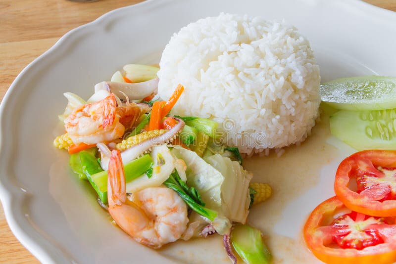 Stir Fried Mixed Vegetables with Seafood Stock Photo - Image of prawn ...