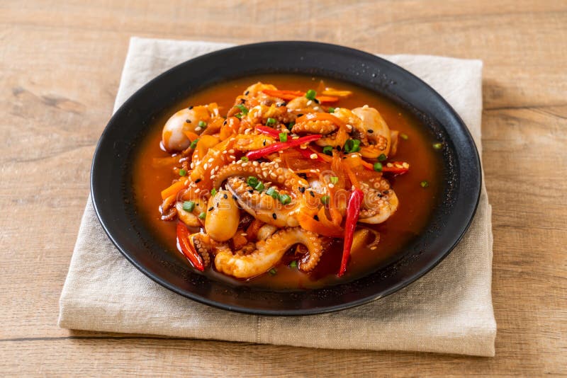 Stir-fried Octopus or Squid with Korean Spicy Paste (osam Bulgogi Stock ...