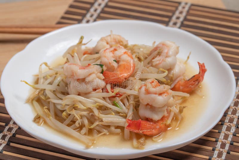 Stir Fried Shrimp with Bean Sprouts in Oyster Sauce Stock Image - Image ...