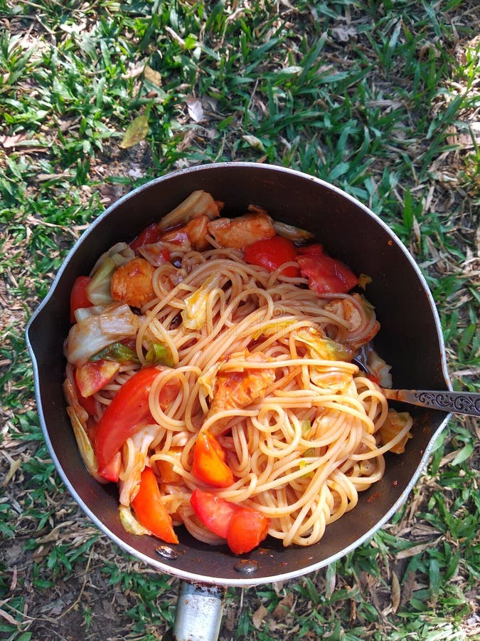 Stir Fried Spaghetti with Chicken in Pan Stock Image - Image of italian ...