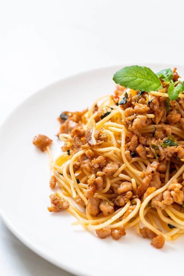 Stir-fried Spaghetti with Minced Pork and Basil Stock Photo - Image of ... Stir-fried Spaghetti with Minced Pork and Basil Stock Photo - Image of ...