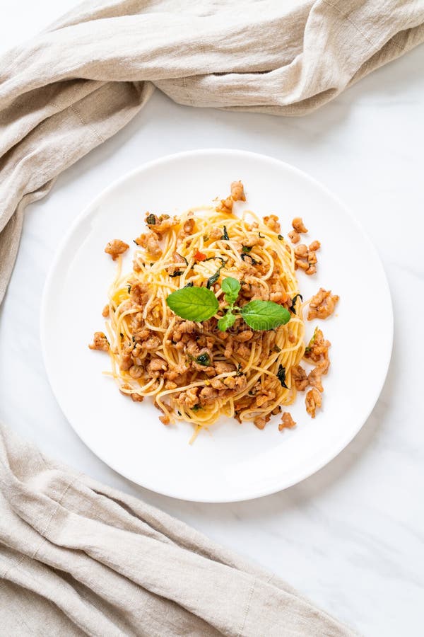 Stir-fried Spaghetti with Minced Pork and Basil Stock Photo - Image of ... Stir-fried Spaghetti with Minced Pork and Basil Stock Photo - Image of ...