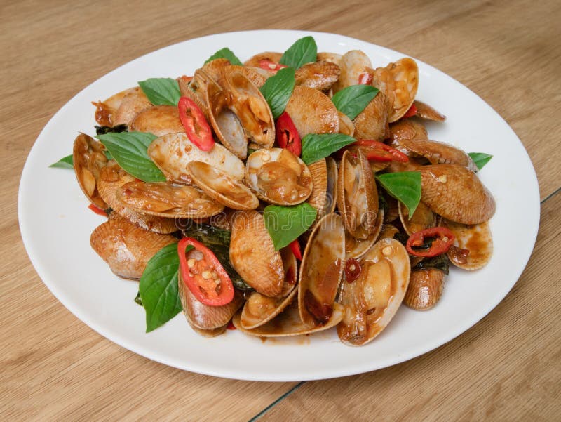 Stir Fried Striped Clams with Basil, Chilli Paste, Garlic and Fresh ...