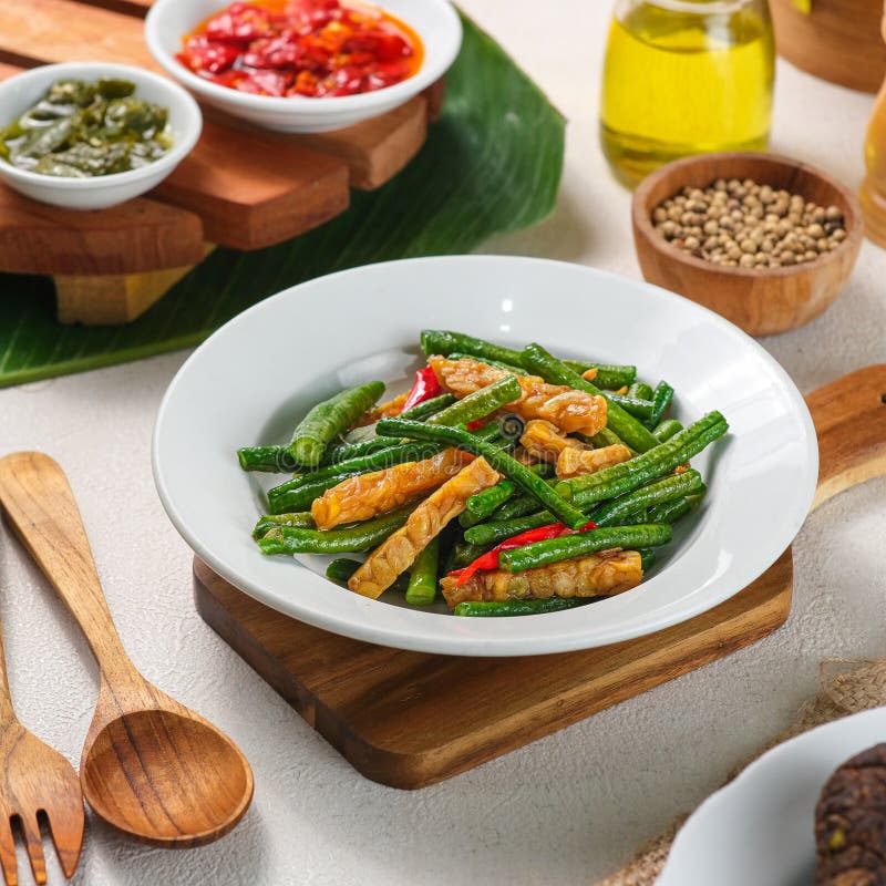 Stir-fried Tempeh Slices and Long Beans Stock Image - Image of tempeh ...
