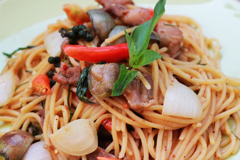 Stir Spa-style Spaghetti with Thai Style Meat in a Green Dish on Stock ...