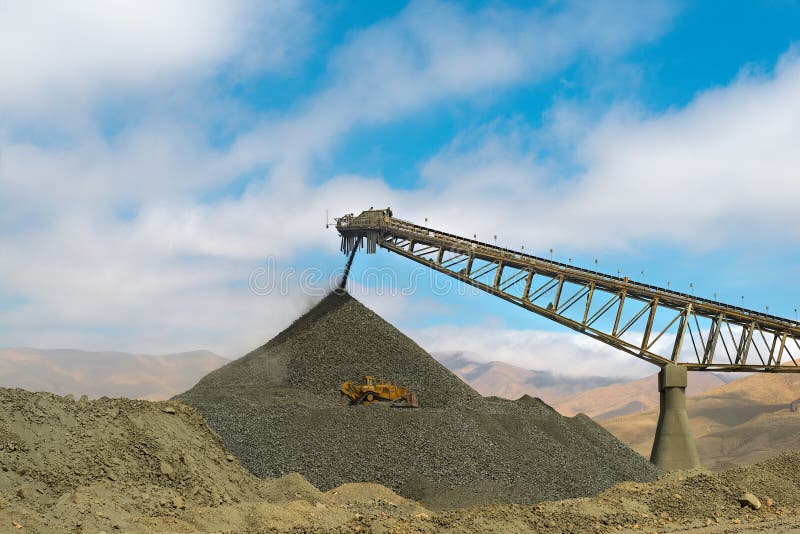 Stockpile and Conveyor Belt Stock Image - Image of extraction, conveyor ...