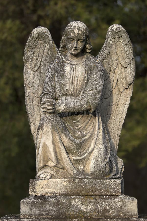 Tombstone angel praying stock image. Image of graveyard - 22803337