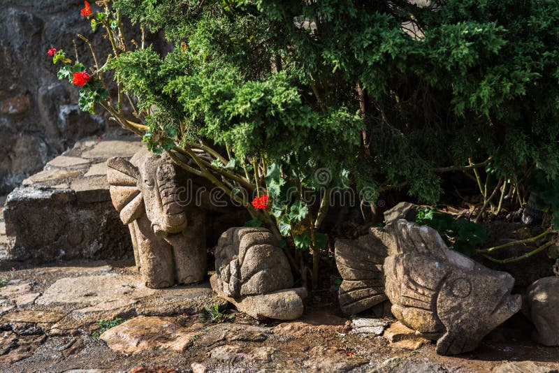 Stone Animals in the Garden Stock Image - Image of green, quarry: 71695863