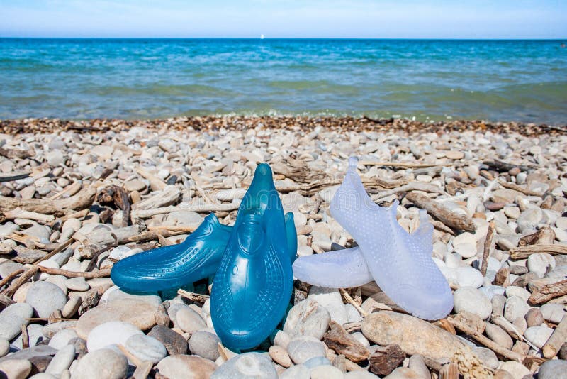 The rock shoes stock image. Image of waves, foam, coast - 195883657