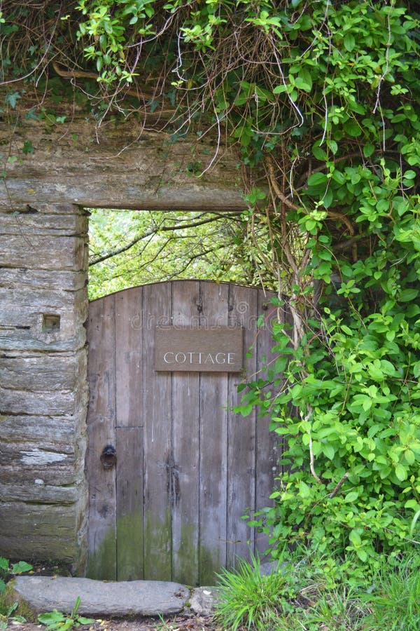 Stone Framed Old Cottage Gate Stock Image - Image of rural ...