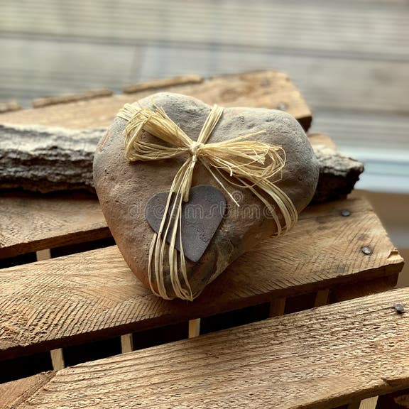 Stone heart stock photo. Image of stone, skrzynia, chest - 140695084