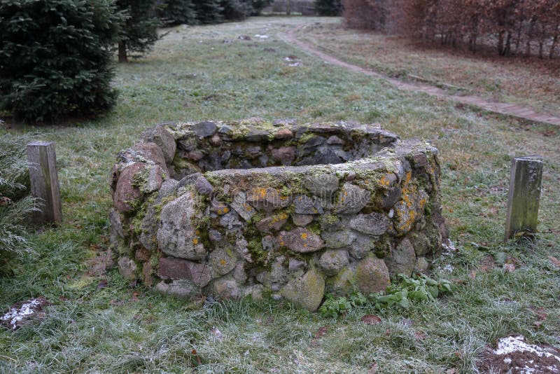 Stone manhole cover stock photo. Image of sewer, hole - 4993738