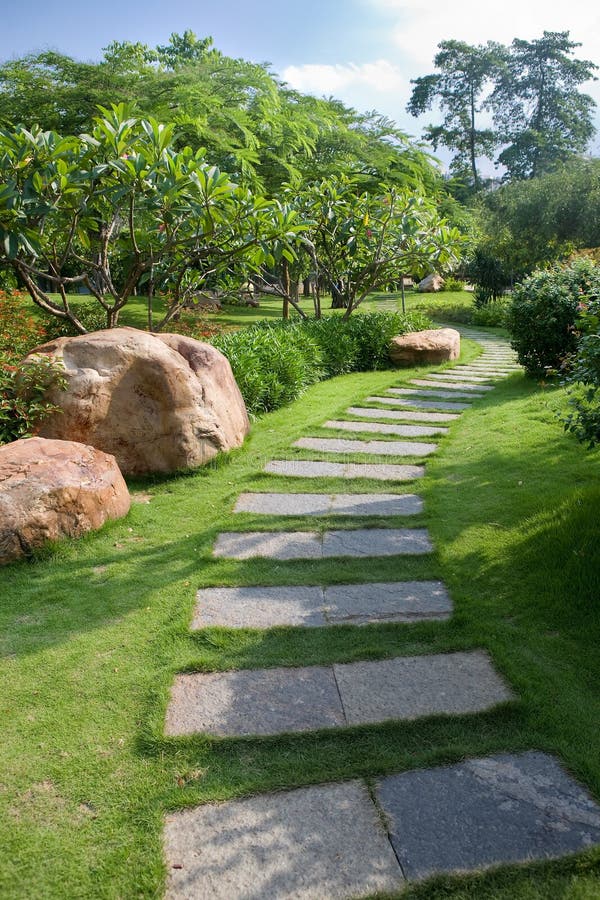 Stepping Stone Garden Path stock photo. Image of foliage - 20732018