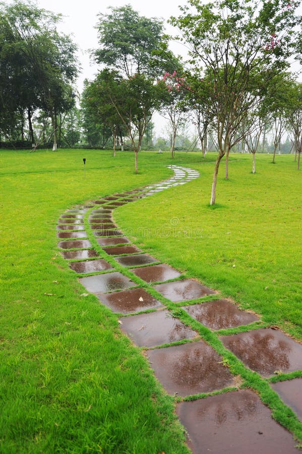 13,767 Garden Path Wood Lawn Stock Photos - Free & Royalty-Free Stock ...