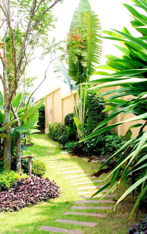 Stone Walkway Winding in Garden Stock Photo - Image of oriental, brick ...