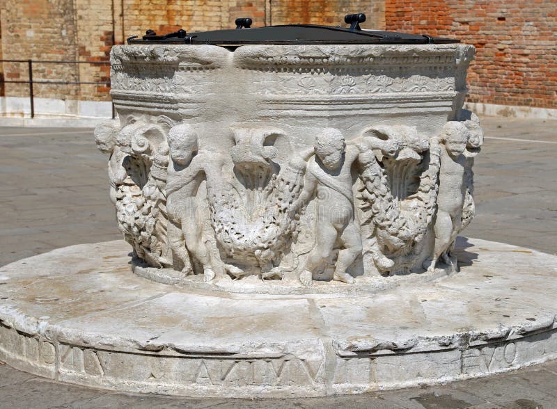 Stone Well in a Square in Venice Italy Stock Image - Image of antique ...