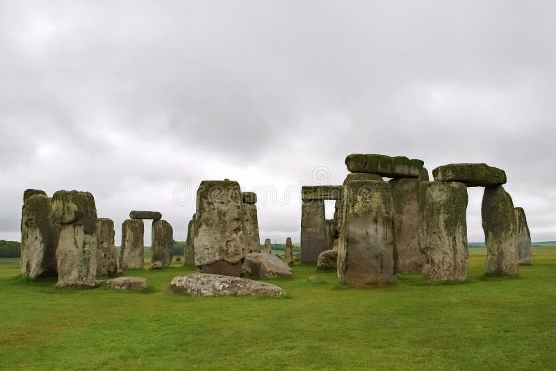 Stonehenge in England Overcast Stock Photo - Image of britain, ruins ...