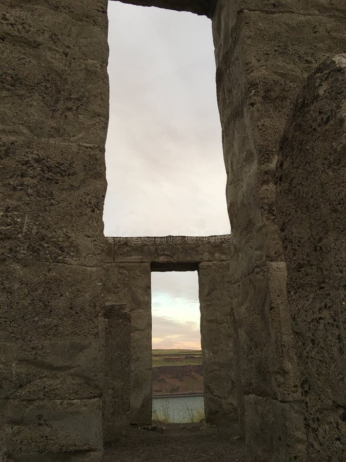 Stonehenge in Southeast Washington Stock Photo - Image of light, temple ...