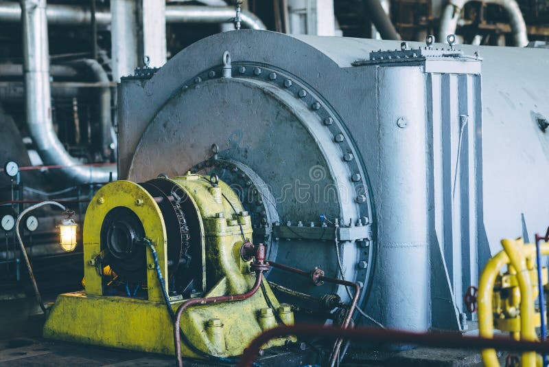 Stoomturbine Bij Elektrische Centrale Stock Foto - Image of heet ...