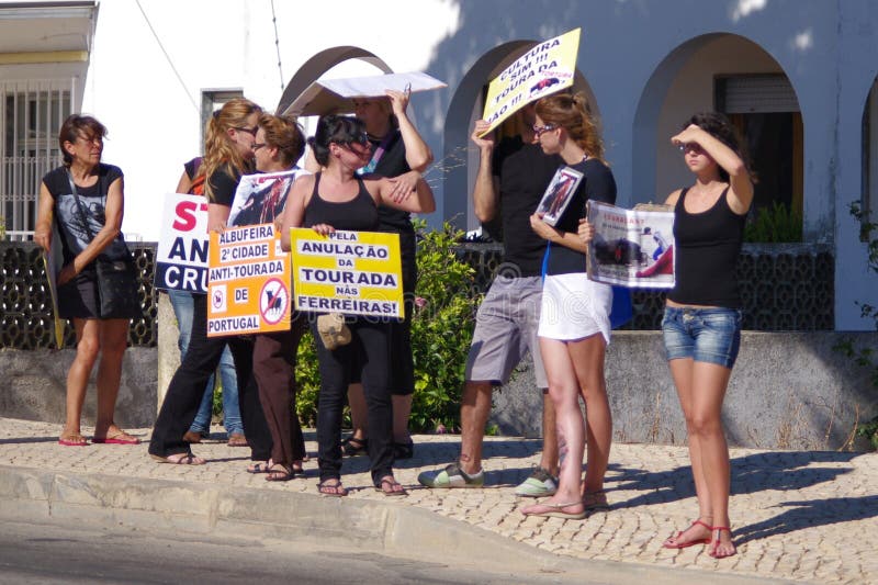 Stop the bullfight editorial photography. Image of animal - 22329437