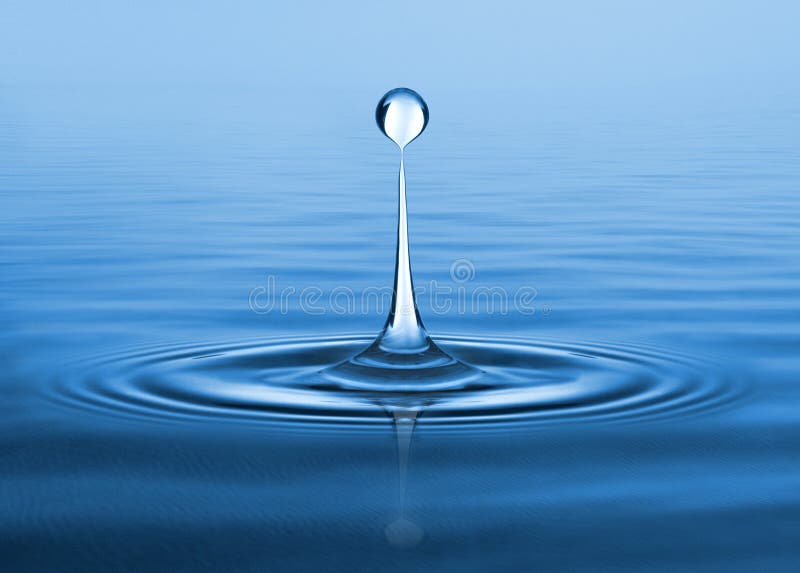 Stop Motion of Droplet on Water Surface Creating Wave in the Sea Stock ...