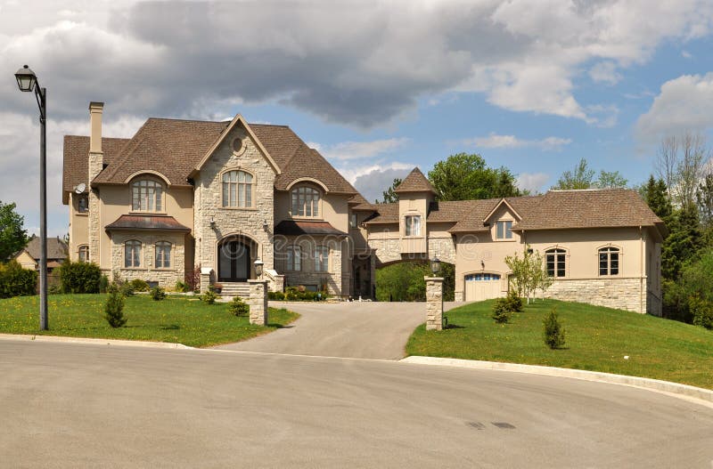 Huslyx fotografering för bildbyråer. Bild av gräva, körbana - 14017729