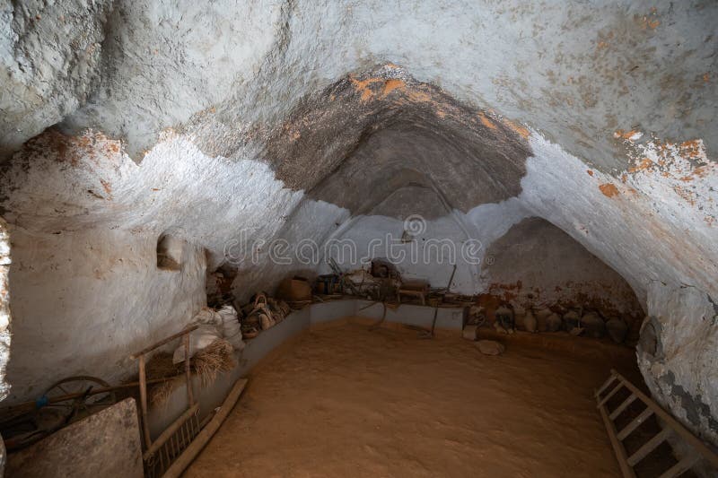Storage Room in Berber Cave Dwelling in Matmata, Tunisia Stock Photo ...