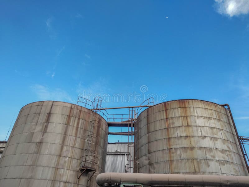 Storage Tank with Heat Isolation for High Temperature Liquid Stock ...