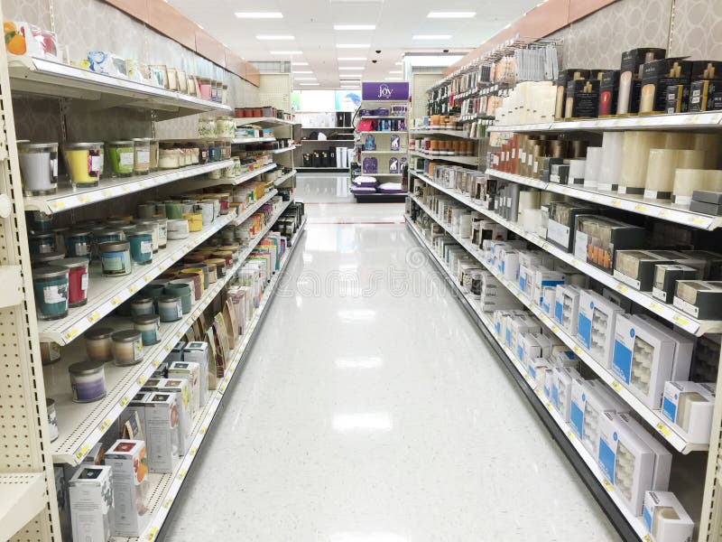 Store Aisle editorial image. Image of stars, chain, important - 68226505