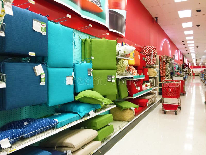 Store Aisle editorial image. Image of stars, chain, important - 68226505