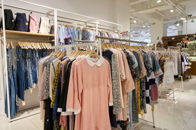 A store in Busan editorial stock photo. Image of retail - 109273083