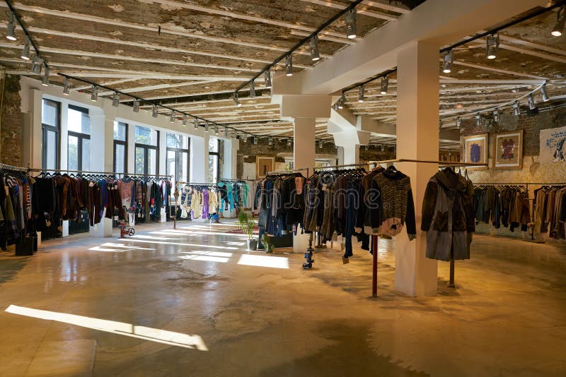 Store in Dusseldorf editorial photography. Image of store - 141424202