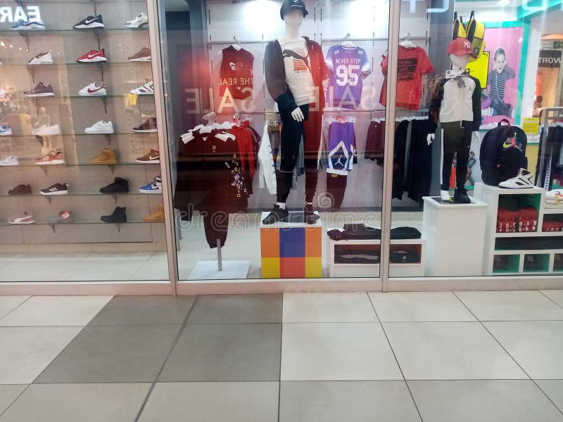 Store editorial photography. Image of mech, super, nice - 172471872