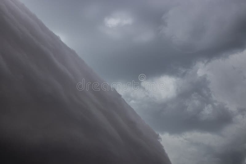 Storm Cloud Wall - a Mid-western Severe Spring Storm Cloud Packed with ...