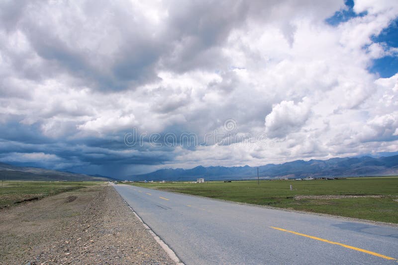 Storm clouds and highway stock photo. Image of rain, dark - 32907986