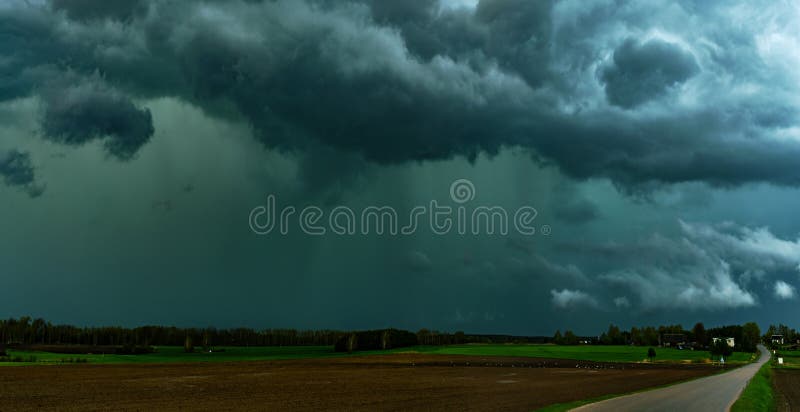Storm Clouds Over Field, Tornadic Supercell, Extreme Weather, Dangerous ...